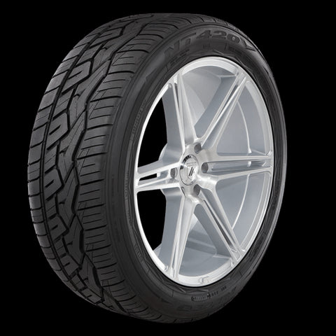 Nitto NT420V Tire 275/45R22 275/45-22 2754522 – Performance Discounters